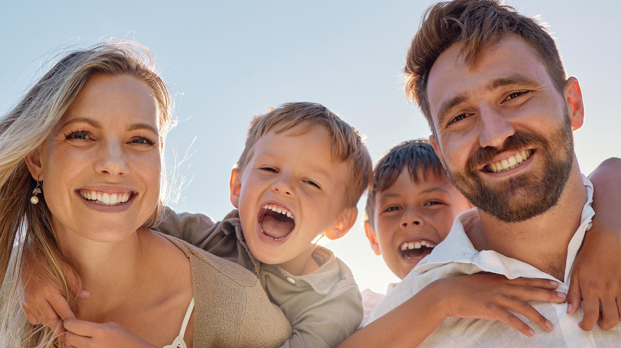 mostman3d-hero-family3 - Mosman 3D Dental